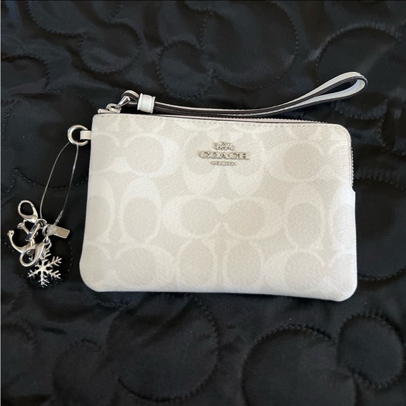 Coach | Bags | Coach Corner Zip White Wristlet In Signature Canvas With ...